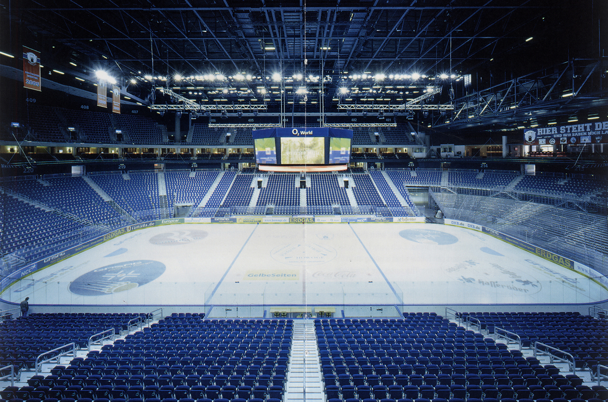 O2 World (vormals Mercedes-Benz Arena und jetzt Uber Arena) - GBP ...